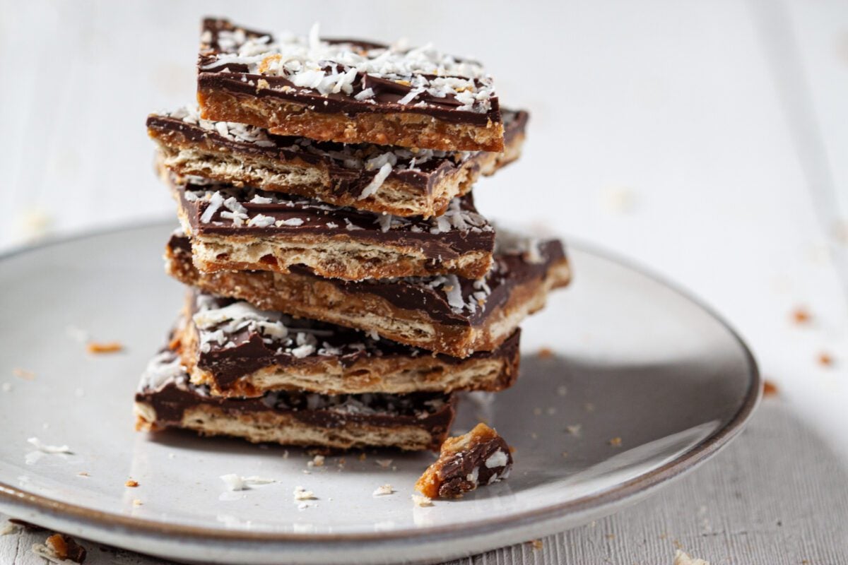 Saltine Cracker Toffee (with Coconut) – Midwexican