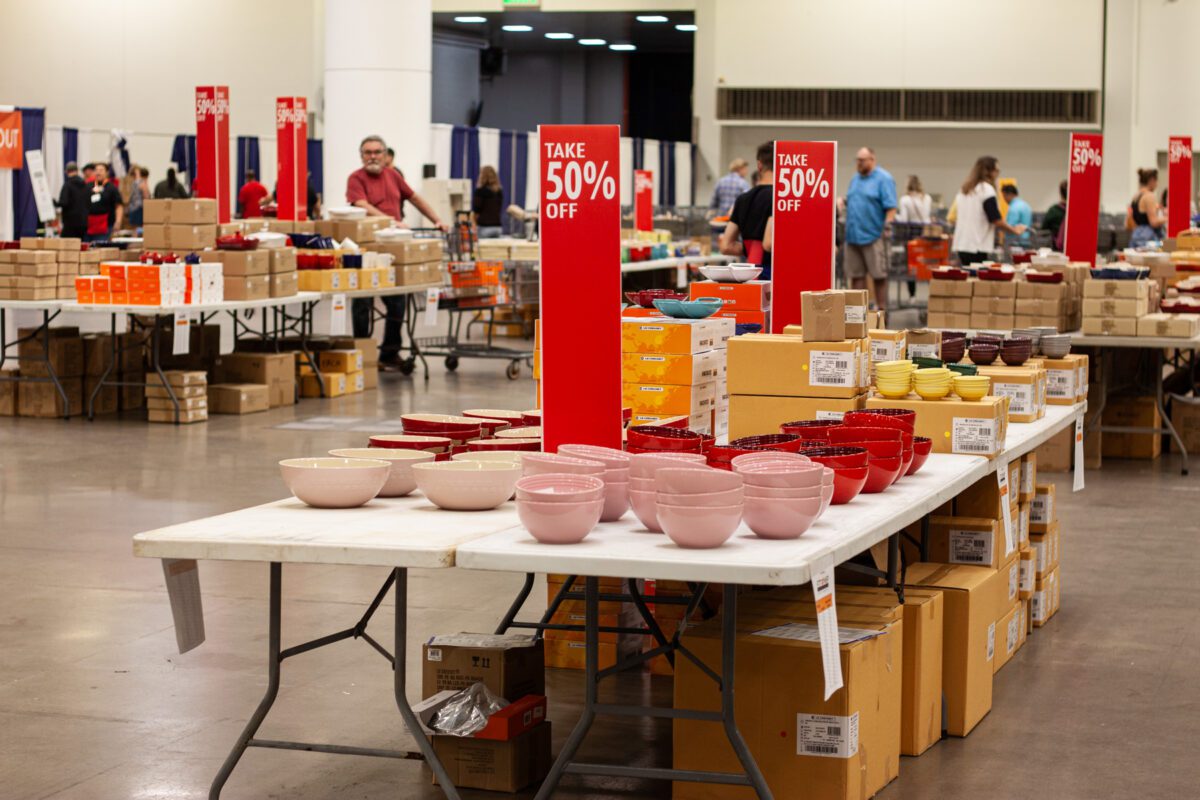 Le Creuset Factory to Table Sale, Minneapolis – Midwexican